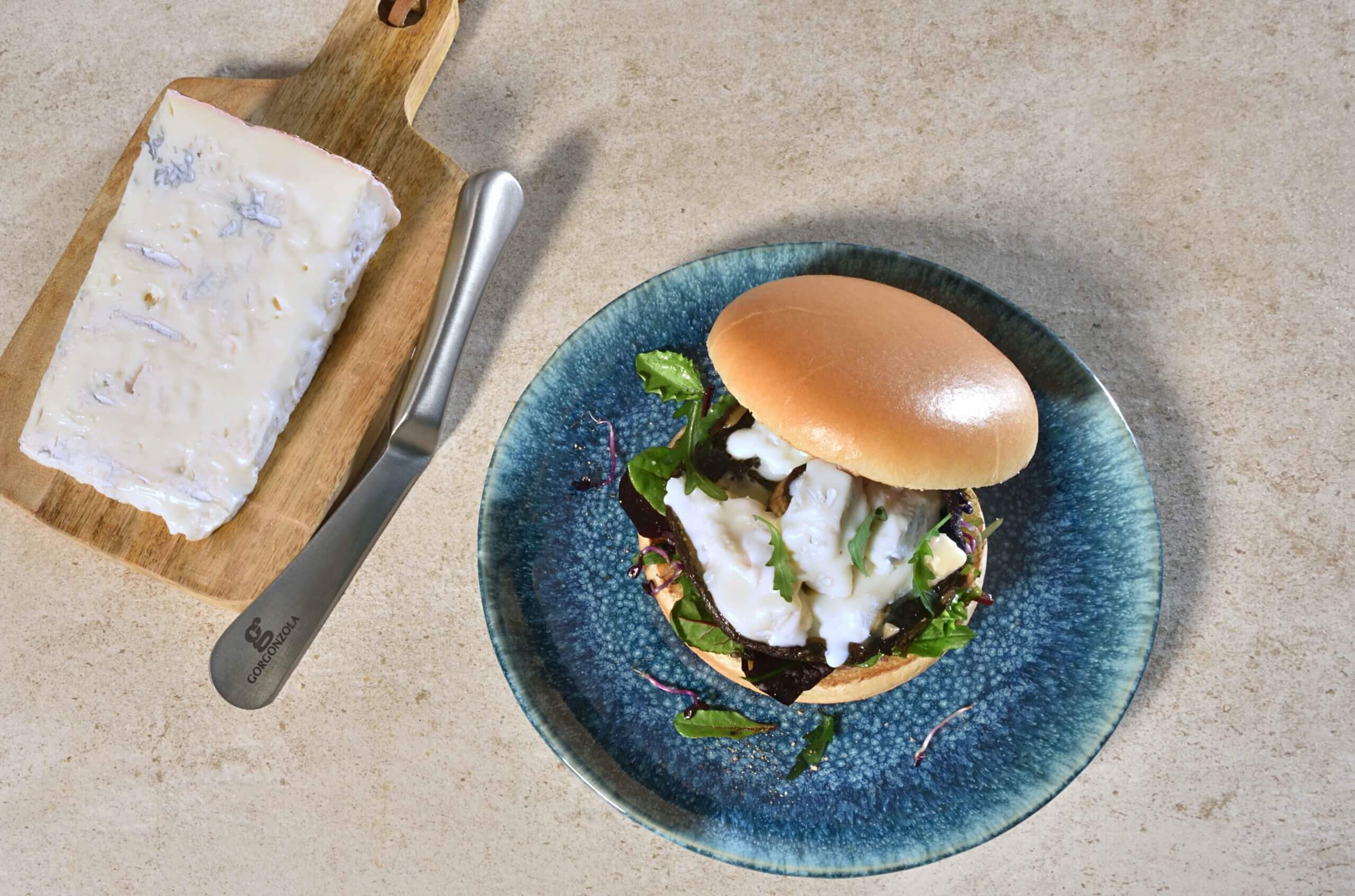 Hamburger med portobello-svamp og Gorgonzola BOB - Gorgonzola DOP